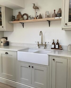 What Colours Work With Mussel Kitchen Units? - Sleek-chic Interiors