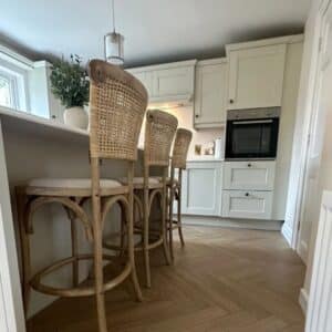 What Colours Work With Mussel Kitchen Units? - Sleek-chic Interiors