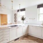 What Colours Work With Mussel Kitchen Units? - Sleek-chic Interiors