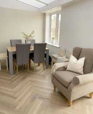What Colours Go With Dulux White Mist? - Sleek-chic Interiors