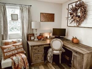 15 Cozy & Cute Fall Desk Decorating Ideas - Sleek-chic Interiors