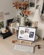 15 Cozy & Cute Fall Desk Decorating Ideas - Sleek-chic Interiors