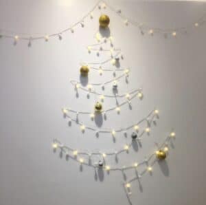 23 Fabulously Festive Christmas Wall Decor Ideas To Try This Season