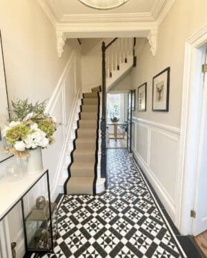 17 Striking Ways To Decorate An Edwardian Hallway - Sleek-chic Interiors