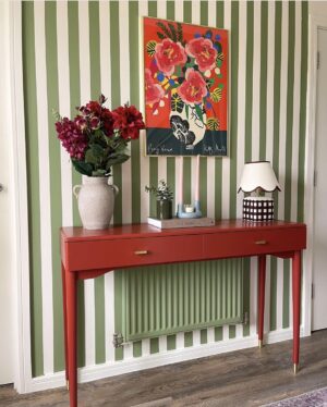Red Is Back: 15 Reimagined Rusty Red Hallway Ideas