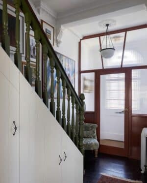 Red Is Back: 15 Reimagined Rusty Red Hallway Ideas