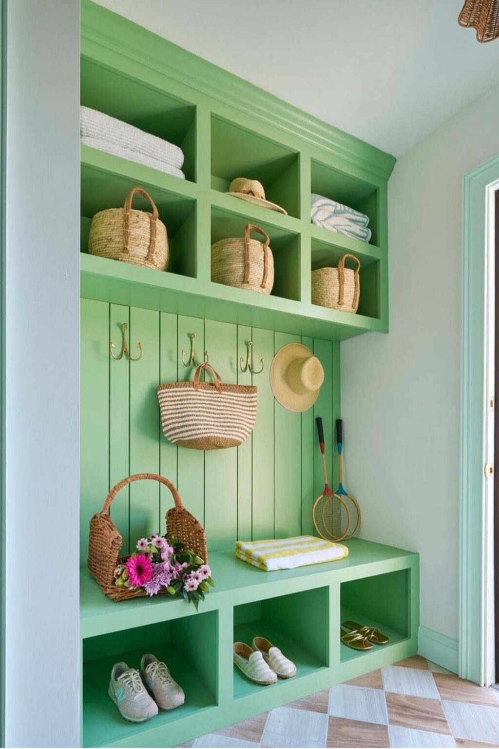 What Is A Mudroom & 11 Real Life Examples With Expert Advice - Sleek ...