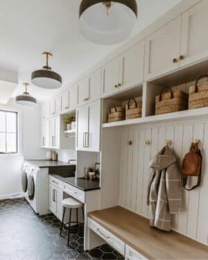 What Is A Mudroom & 11 Real Life Examples With Expert Advice - Sleek ...