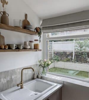 15 Kitchen Blinds Ideas + Expert Advice On How To Choose The Right Type ...