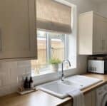 15 Kitchen Blinds Ideas + Expert Advice On How To Choose The Right Type ...