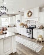 19 Charming Farmhouse Kitchen Ideas To Inspire Your Next Remodel ...
