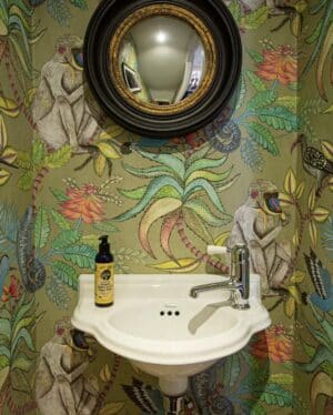 25 Stunning Small Powder Room Ideas That Pack A Punch - Sleek-chic ...