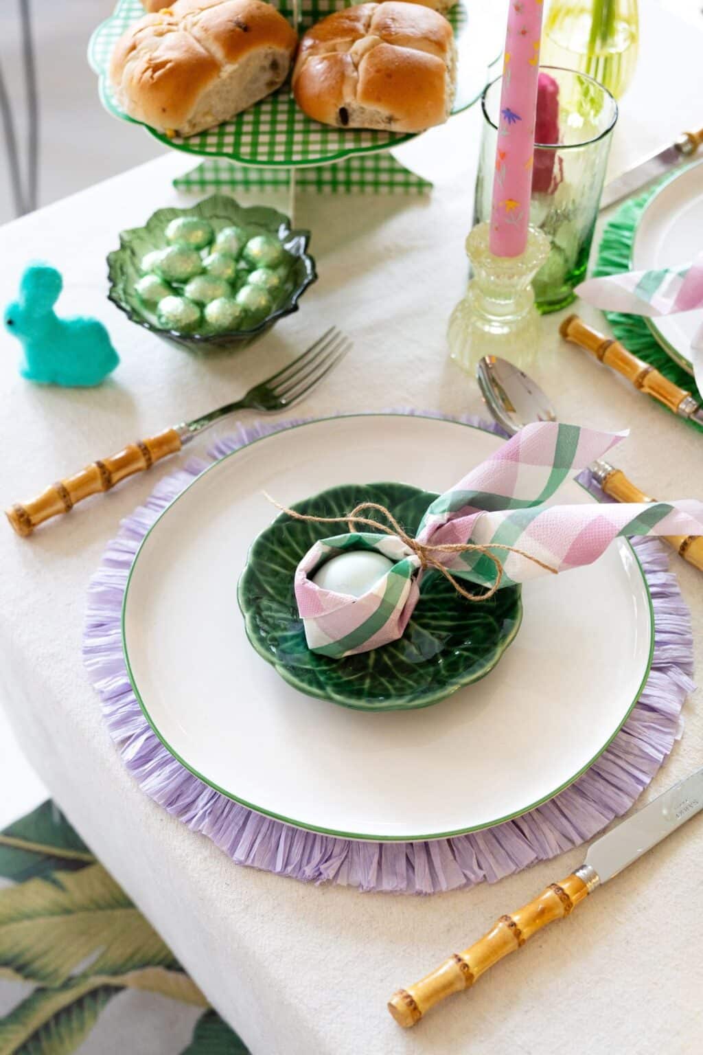 15 Spring Like Easter Table Decoration Ideas To Try This Year
