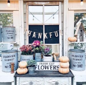 Charming Farmhouse Thanksgiving Decor Ideas to Warm Your Home - Sleek ...