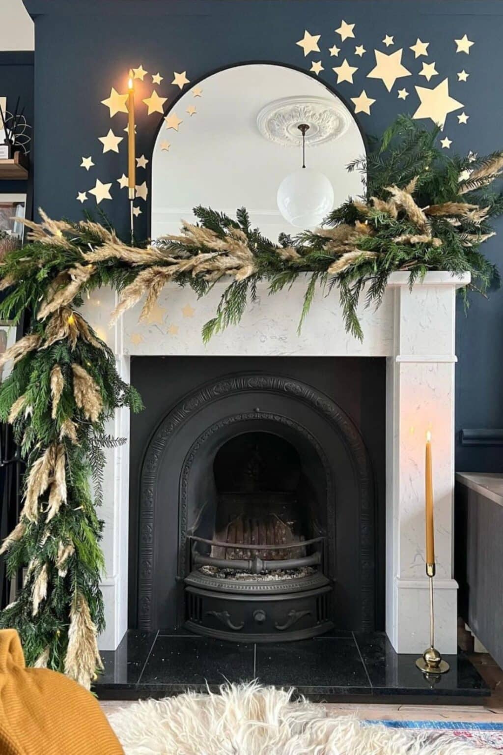 23 Christmas Decor Ideas For Living Room For A Cozy, Festive Touch