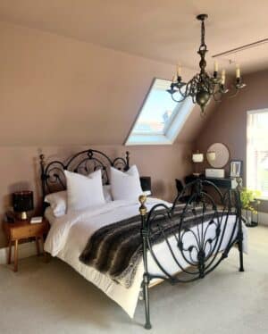 23 Bold Colour Drench Bedroom Ideas To Transform Your Space - Sleek ...