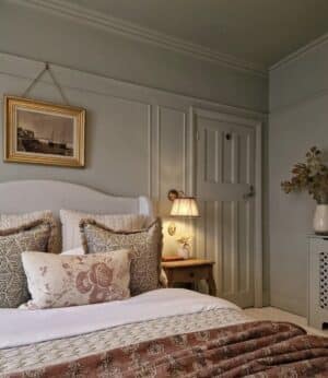 23 Bold Colour Drench Bedroom Ideas To Transform Your Space - Sleek ...