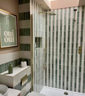 25 Green Shower Tile Ideas That Bring The Outdoors In - Sleek-chic ...