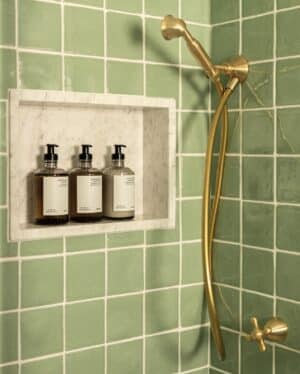 25 Green Shower Tile Ideas That Bring The Outdoors In - Sleek-chic ...