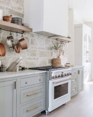 Creative Ways to Use Accent Tiles Behind A Stove for a Designer Look